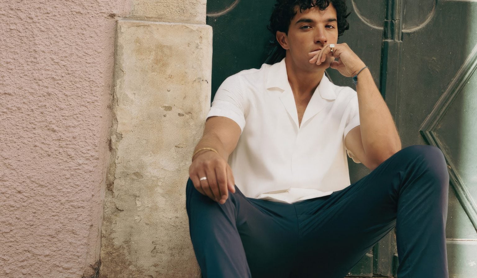 Top 5 Chino Colours Every Man Should Have In His Wardrobe