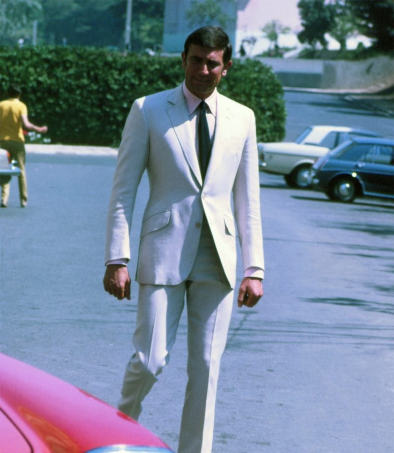 The 10 Best Suits Worn By James Bond (& How To Get The Look)