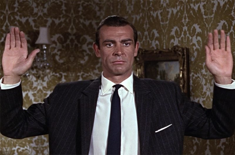 The 10 Best Suits Worn By James Bond (& How To Get The Look)