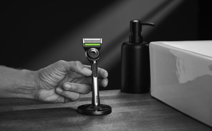 GilletteLabs Exfoliating Bar Razor Expert Review (2025)