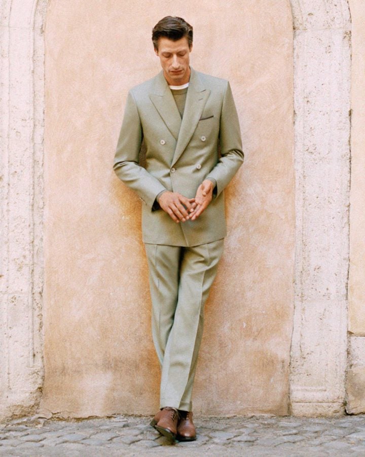 8 Best Casual Suit Styles For Men (& How To Wear Them)
