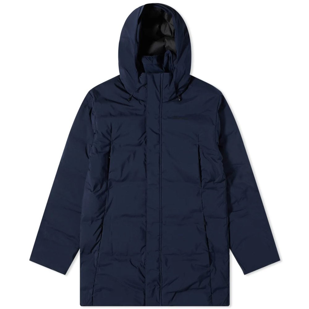 8 Stylish Outdoor Fashion Pieces Every Adventurous Man Needs